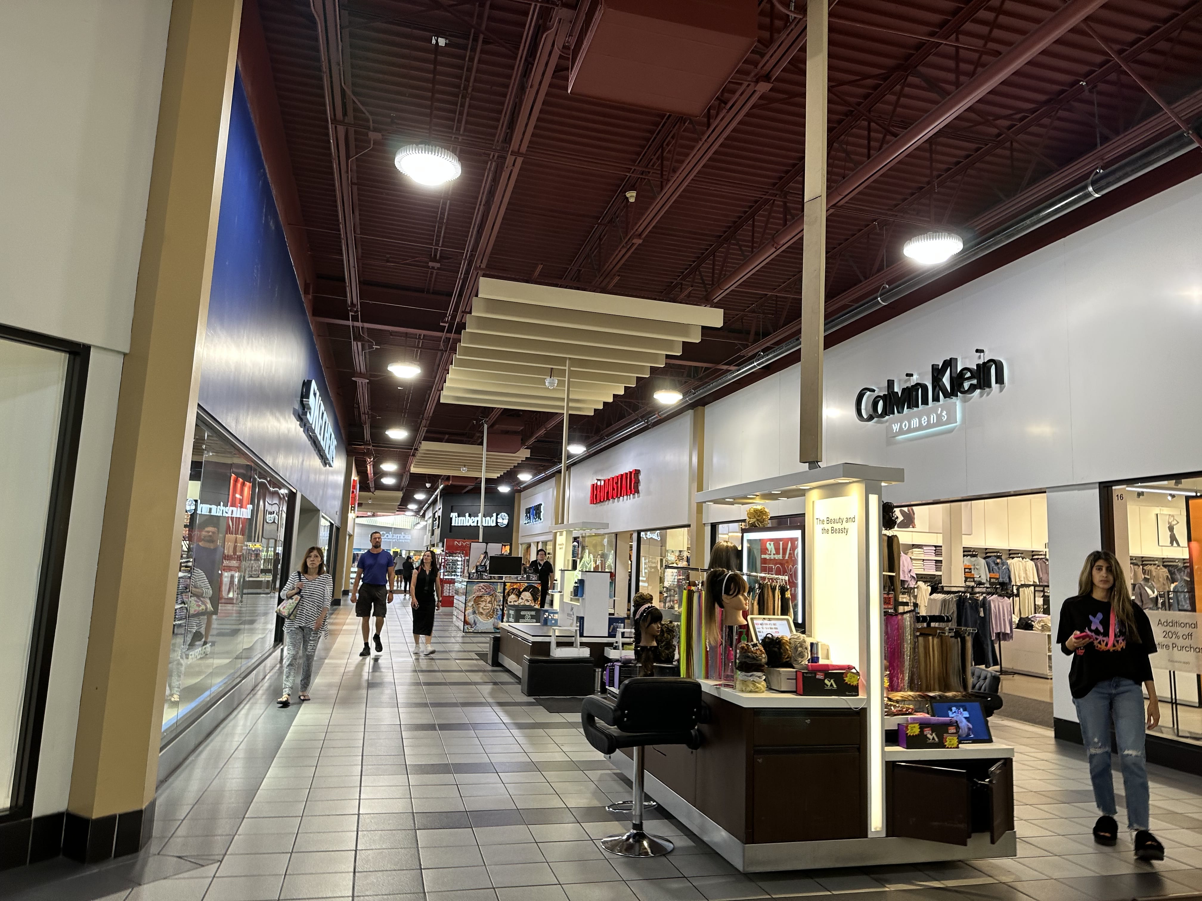 Las Vegas South Premium Outlets – Viva LON Vegas